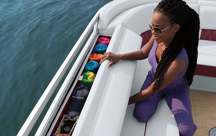 Bennington R Bowrider Line | Bennington