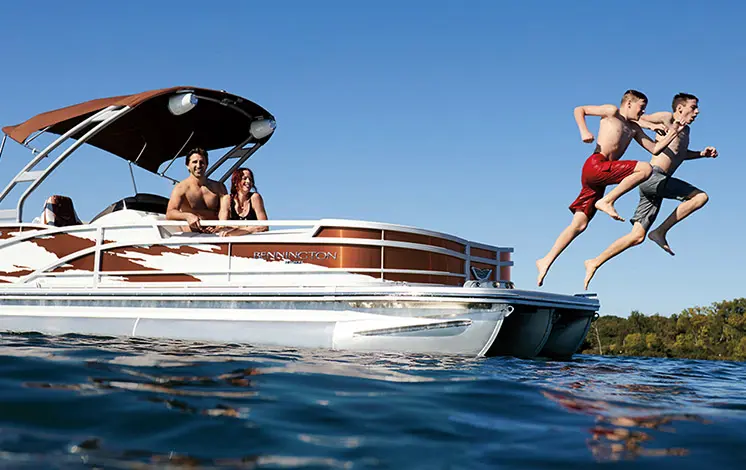 Bennington R Bowrider Line | Bennington