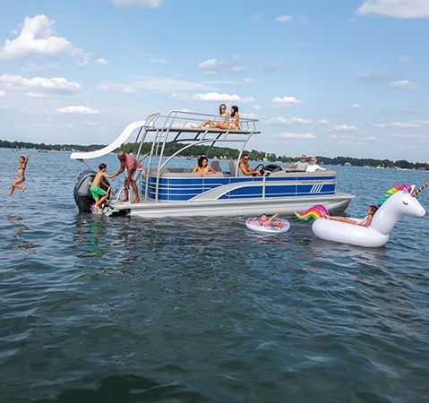 Luxury Pontoons & Tritoon Boats by Bennington