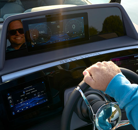 Bennington QX Line | Bennington