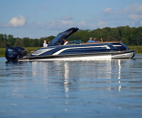 Bennington QX Line | Bennington