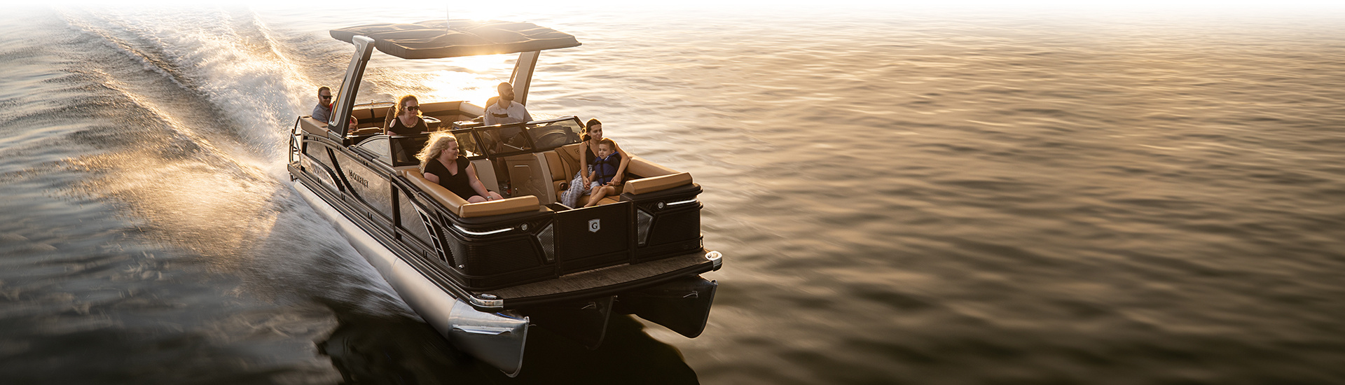 What's New With Godfrey Pontoons | EN-CA
