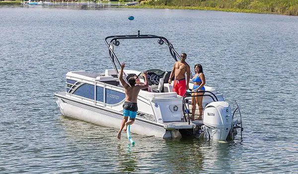 Sanpan Pontoon Boats | Godfrey Pontoon
