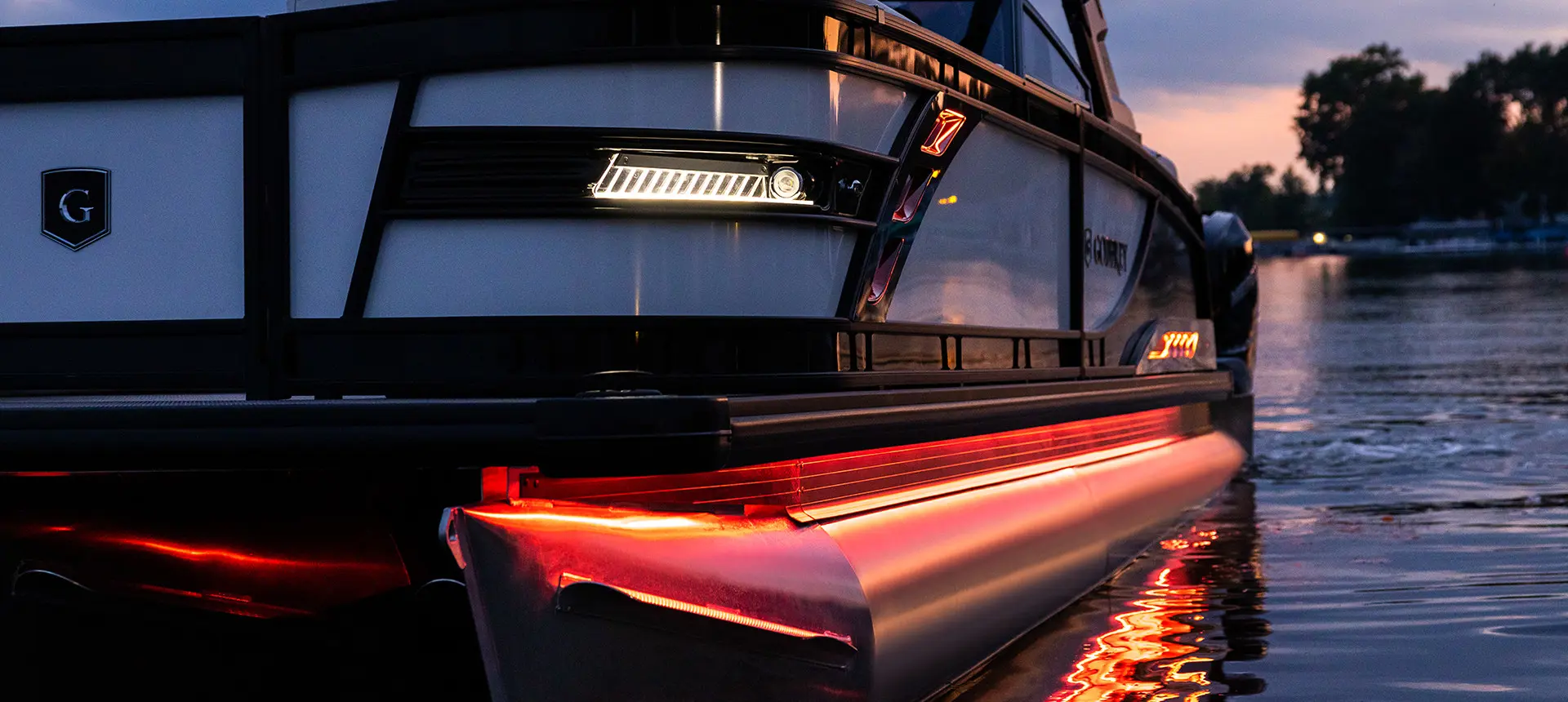 Specs: Godfrey Sanpan 2700 SBW Twin | Godfrey Pontoon