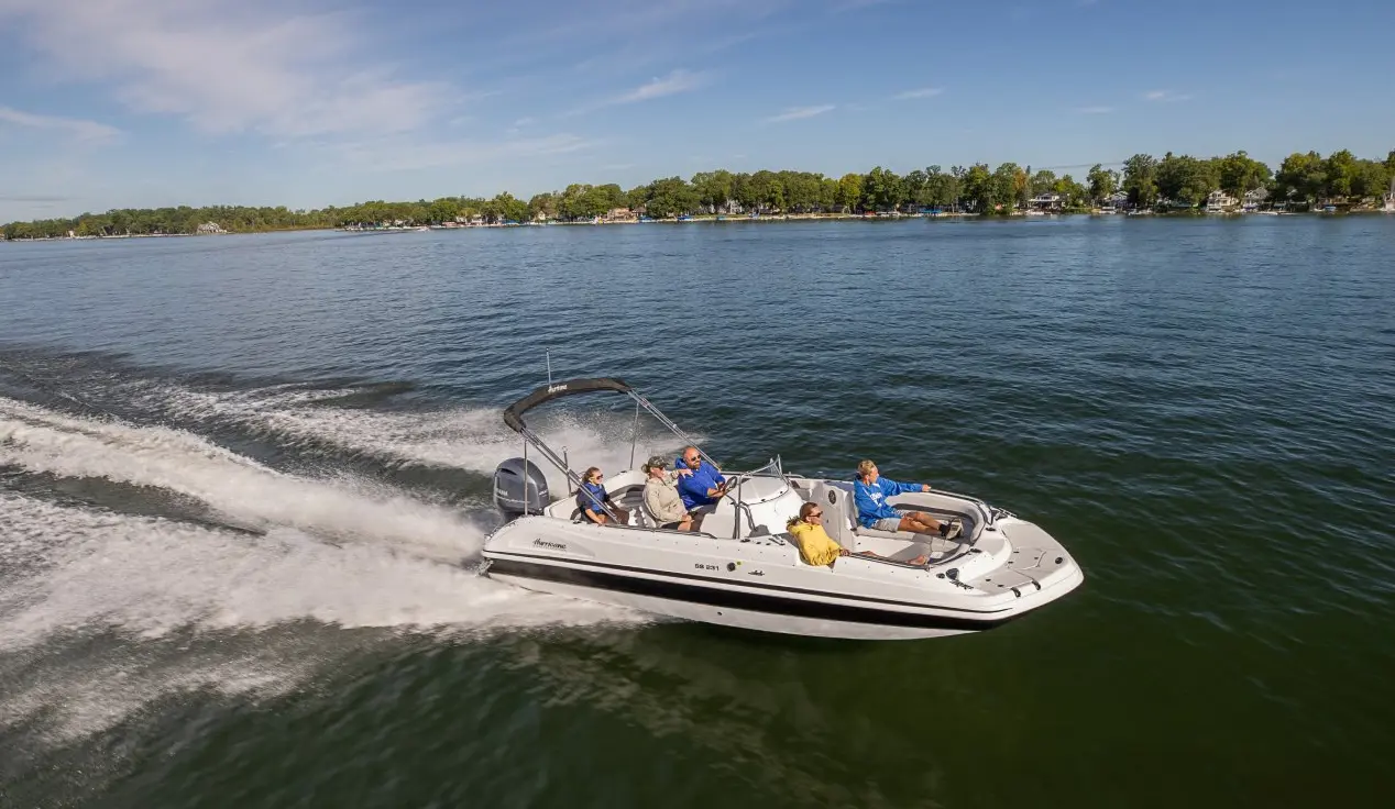 Center Console Boats - Fishing Deck Boats | Hurricane