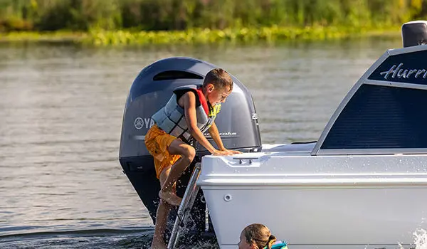 Specs: FunDeck 2260 RE | Hurricane Deck Boats