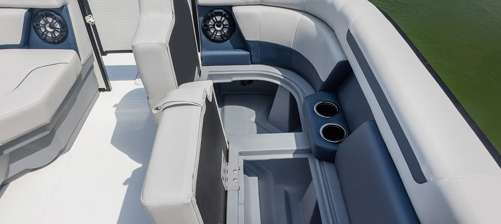Specs: FunDeck 2260 F | Hurricane Deck Boats