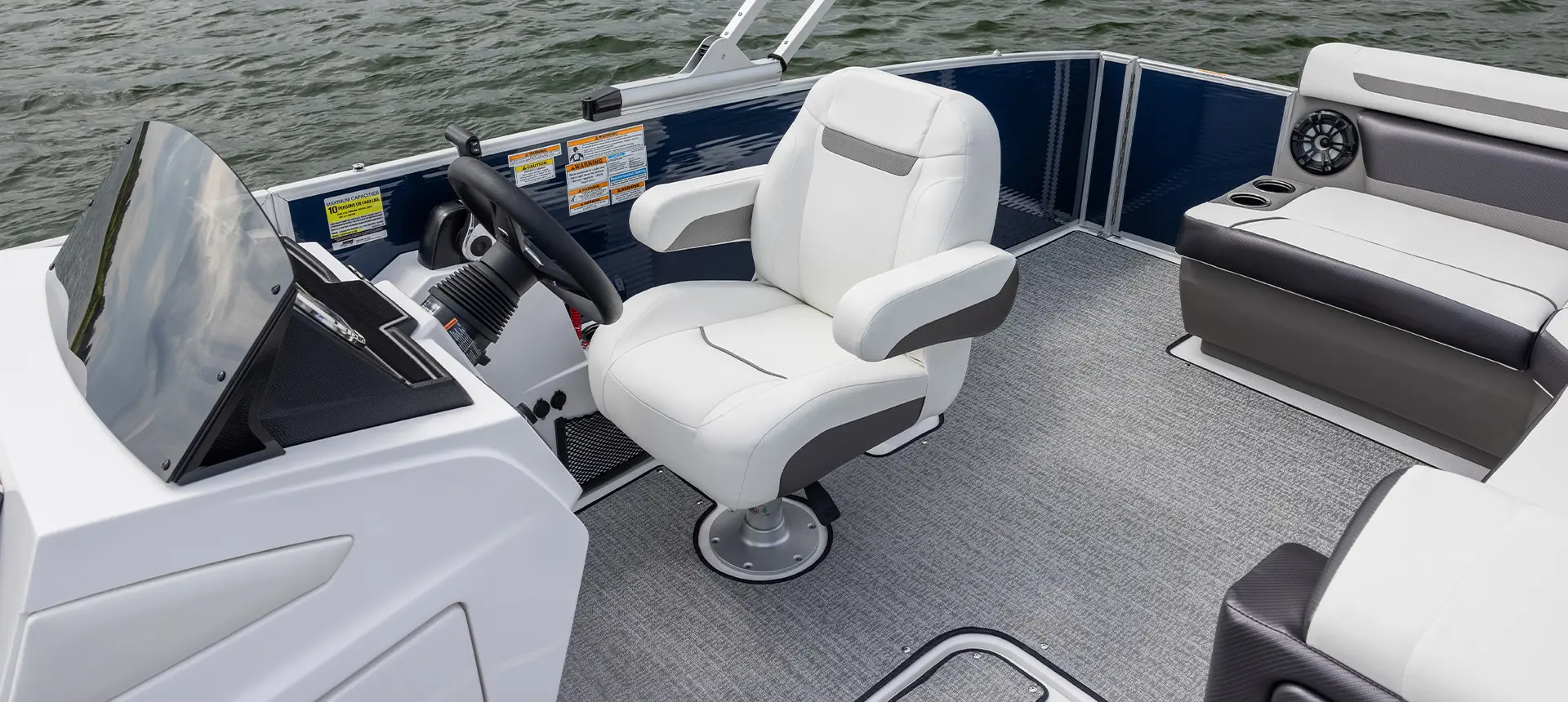 Specs: FunDeck 2260 | Hurricane Deck Boats