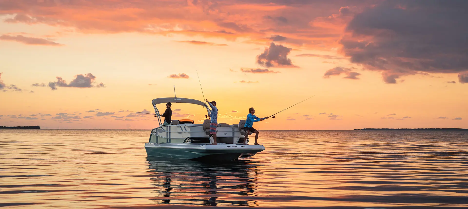 Specs: FunDeck 2360 F | Hurricane Deck Boats