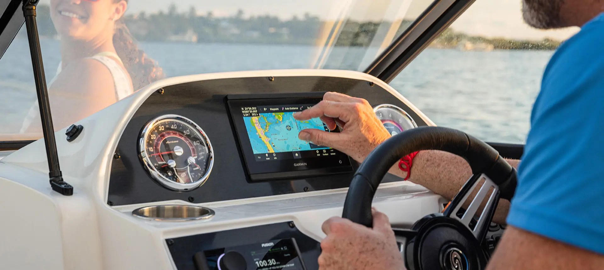 Specs Sundeck 235 Outboard Hurricane Deck Boats