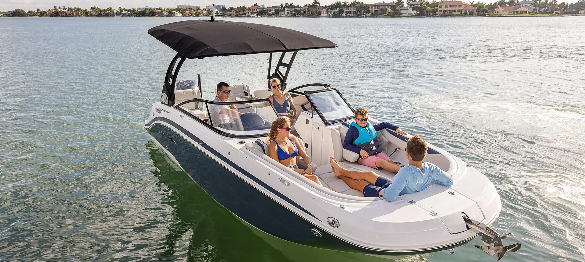 Specs: SunDeck 2600 Outboard | Hurricane Deck Boats