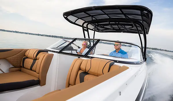 Specs: SunDeck 2600 Outboard | Hurricane Deck Boats