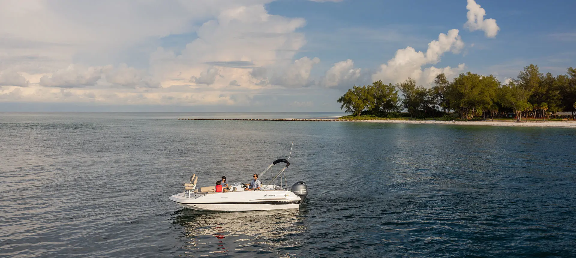Specs: SunDeck Sport 201 OB | Hurricane Deck Boats