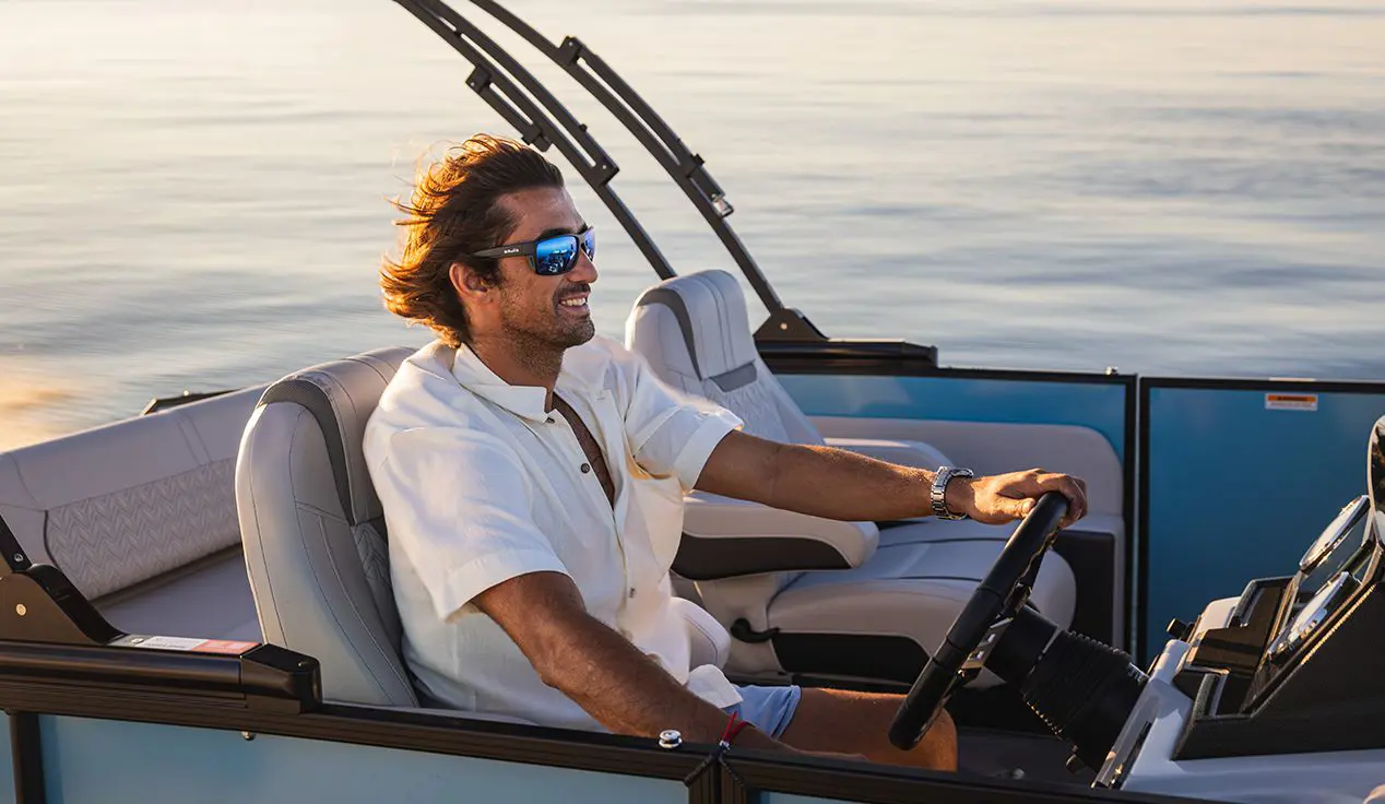 FunDeck OB Models - Party Deck Boats | Hurricane