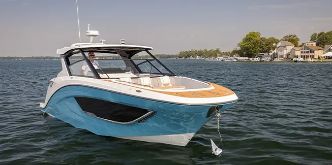SunDeck 3200 OB - Yacht Series Deck Boat | Hurricane