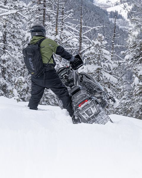 Deep Snow & Mountain Snowmobiles | Polaris Snowmobiles EN-CA